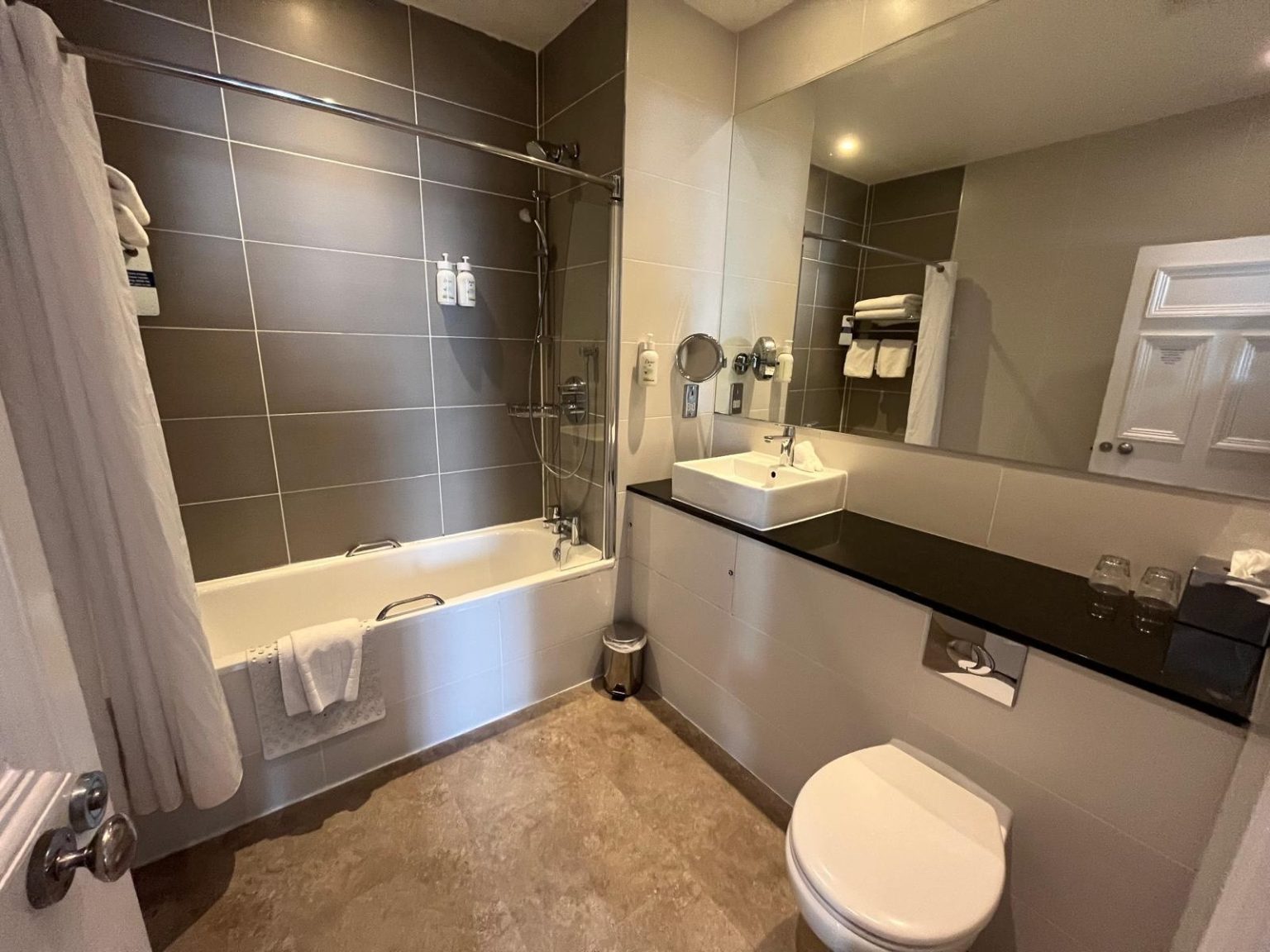 Deluxe Rooms – Chilworth Manor Hotel