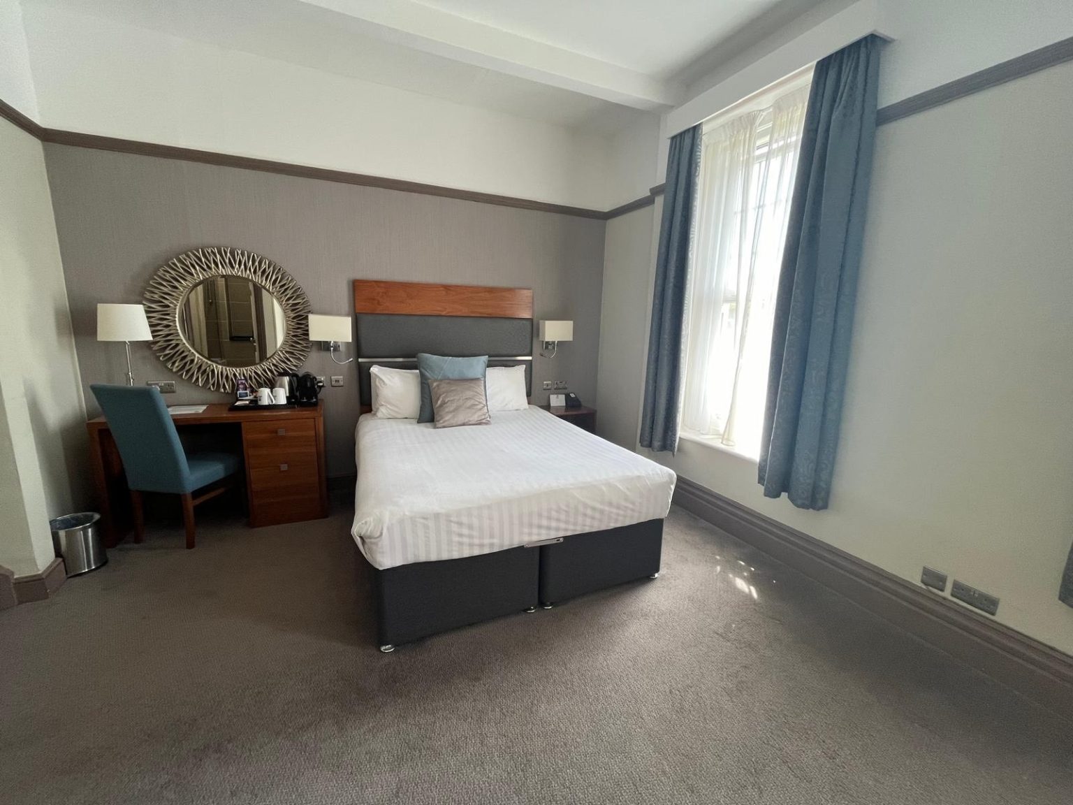 Deluxe Rooms – Chilworth Manor Hotel